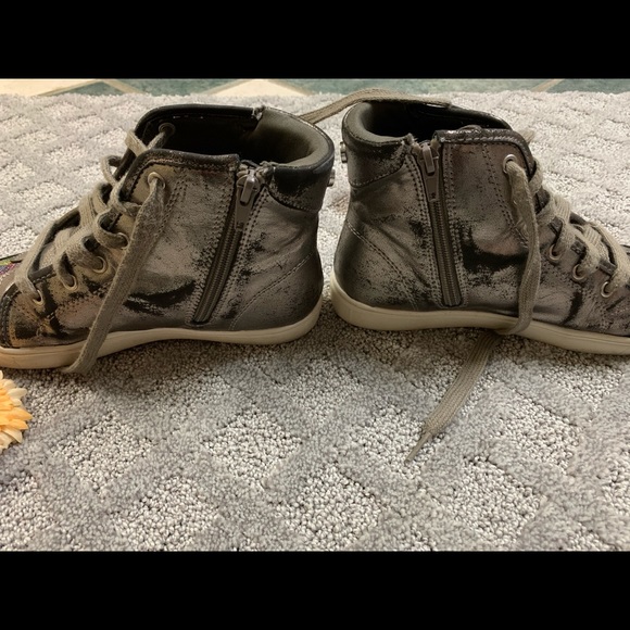 Steve Madden | Shoes | Steve Madden Gray Star Hightop Sneakers | Poshmark